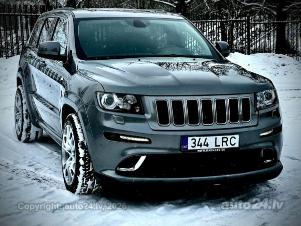 Pelēks Jeep Grand Cherokee 2012 Tallina, ar dzinēja tilpumu 6.40 L un nobraukumu 224 tūkst. km par 15800 €, foto 1 vietnē AUTOMOTO.COM.LV