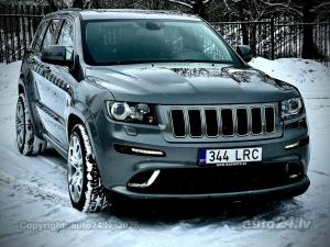 Pelēks Jeep Grand Cherokee 2012 Tallina, ar dzinēja tilpumu 6.40 L un nobraukumu 224 tūkst. km par 15800 €, foto  vietnē AUTOMOTO.COM.LV