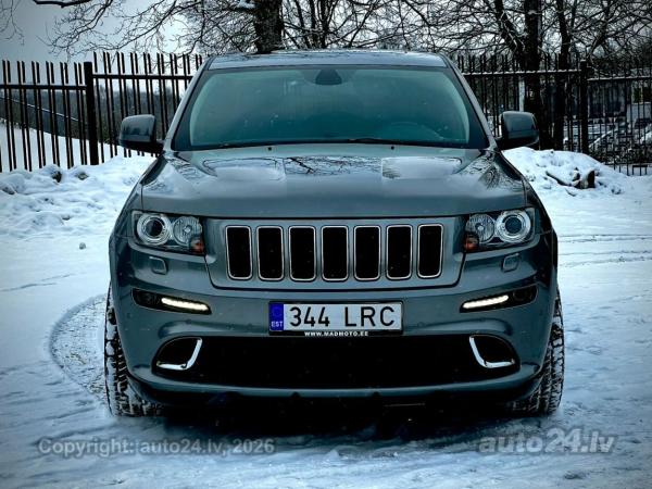 Pelēks Jeep Grand Cherokee 2012 Tallina, ar dzinēja tilpumu 6.40 L un nobraukumu 224 tūkst. km par 15800 €, foto 2 vietnē AUTOMOTO.COM.LV