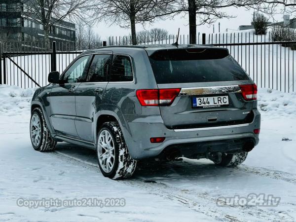 Pelēks Jeep Grand Cherokee 2012 Tallina, ar dzinēja tilpumu 6.40 L un nobraukumu 224 tūkst. km par 15800 €, foto 6 vietnē AUTOMOTO.COM.LV