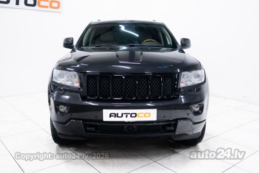 Grey Jeep Grand Cherokee 2012 in Tallinn, with an engine capacity of 3.00 L and mileage of 251 thousand km for 8999 €, photo 3 on AUTOMOTO.COM.LV