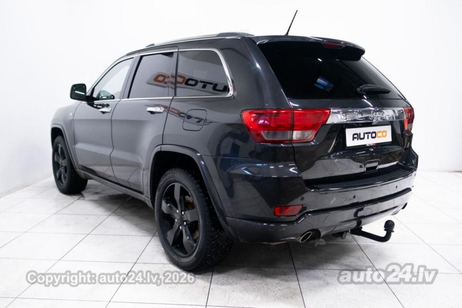 Grey Jeep Grand Cherokee 2012 in Tallinn, with an engine capacity of 3.00 L and mileage of 251 thousand km for 8999 €, photo 5 on AUTOMOTO.COM.LV