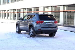 Pelēks Jeep Grand Cherokee 2012 Rīga, ar dzinēja tilpumu 3.00 L un nobraukumu 221 tūkst. km par 9980 €, foto 12 vietnē AUTOMOTO.COM.LV