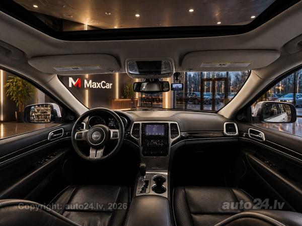 Pelēks Jeep Grand Cherokee 2012 Tallina, ar dzinēja tilpumu 3.00 L un nobraukumu 248 tūkst. km par 7999 €, foto 2 vietnē AUTOMOTO.COM.LV