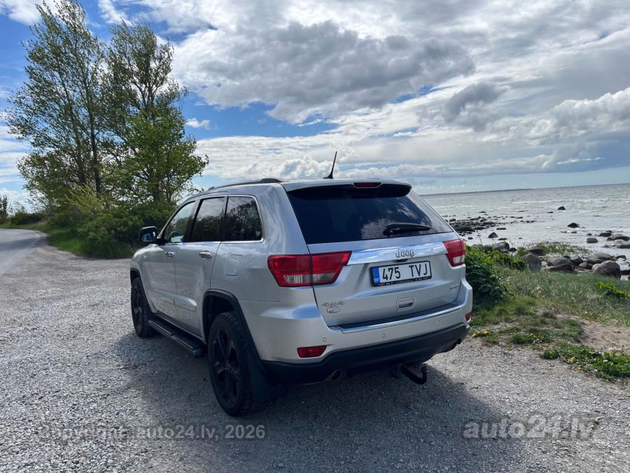 Grey Jeep Grand Cherokee 2012 in Tallinn, with an engine capacity of 3.00 L and mileage of 260 thousand km for 6900 €, photo 3 on AUTOMOTO.COM.LV