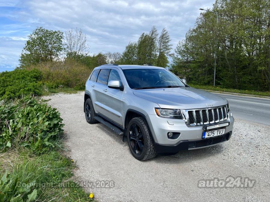 Grey Jeep Grand Cherokee 2012 in Tallinn, with an engine capacity of 3.00 L and mileage of 260 thousand km for 6900 €, photo 5 on AUTOMOTO.COM.LV