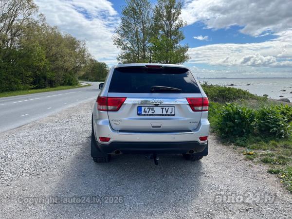 Pelēks Jeep Grand Cherokee 2012 Tallina, ar dzinēja tilpumu 3.00 L un nobraukumu 260 tūkst. km par 6900 €, foto 6 vietnē AUTOMOTO.COM.LV