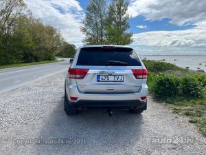 Grey Jeep Grand Cherokee 2012 in Tallinn, with an engine capacity of 3.00 L and mileage of 260 thousand km for 6900 €, photo 7 on AUTOMOTO.COM.LV