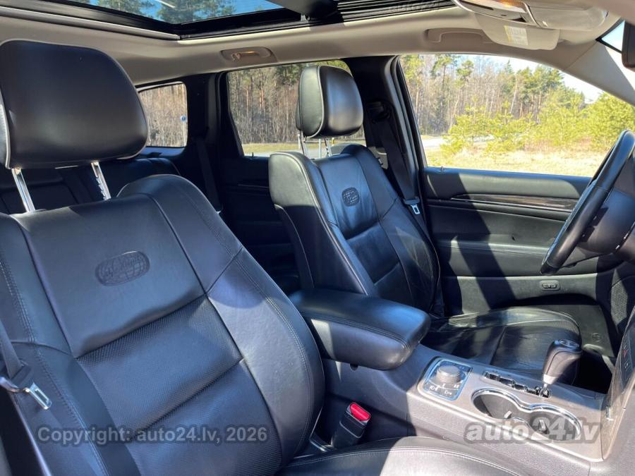Grey Jeep Grand Cherokee 2012 in Tallinn, with an engine capacity of 3.00 L and mileage of 260 thousand km for 6900 €, photo 10 on AUTOMOTO.COM.LV