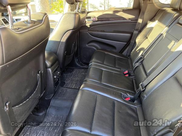 Pelēks Jeep Grand Cherokee 2012 Tallina, ar dzinēja tilpumu 3.00 L un nobraukumu 260 tūkst. km par 6900 €, foto 10 vietnē AUTOMOTO.COM.LV