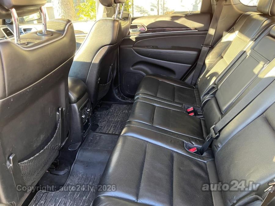 Grey Jeep Grand Cherokee 2012 in Tallinn, with an engine capacity of 3.00 L and mileage of 260 thousand km for 6900 €, photo 11 on AUTOMOTO.COM.LV