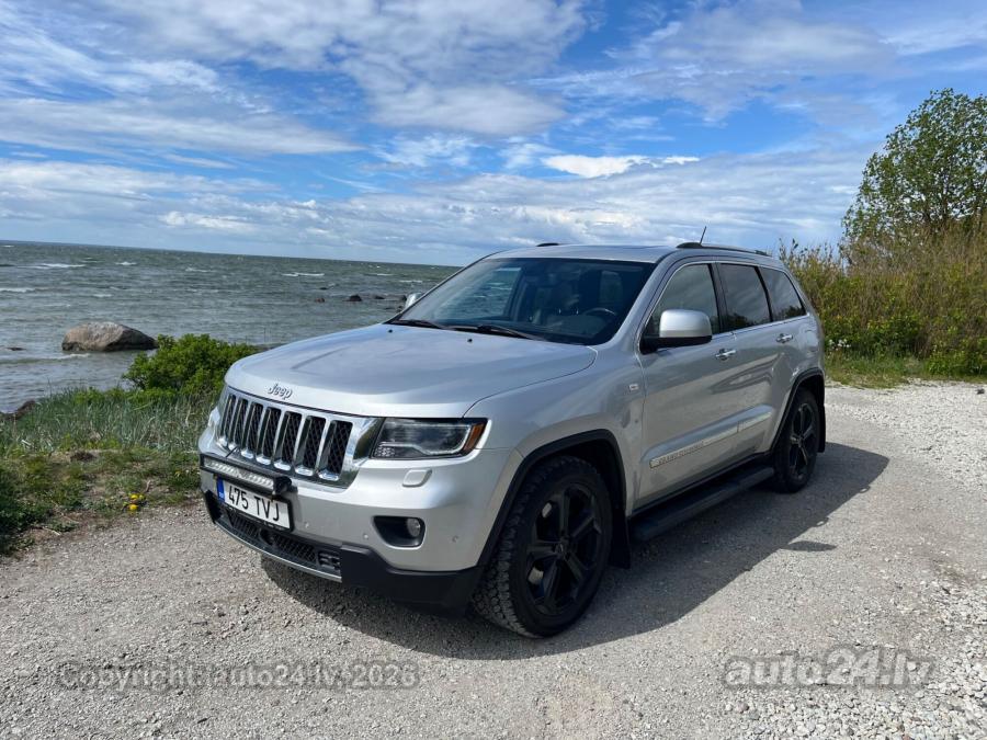 Grey Jeep Grand Cherokee 2012 in Tallinn, with an engine capacity of 3.00 L and mileage of 260 thousand km for 6900 €, photo 18 on AUTOMOTO.COM.LV