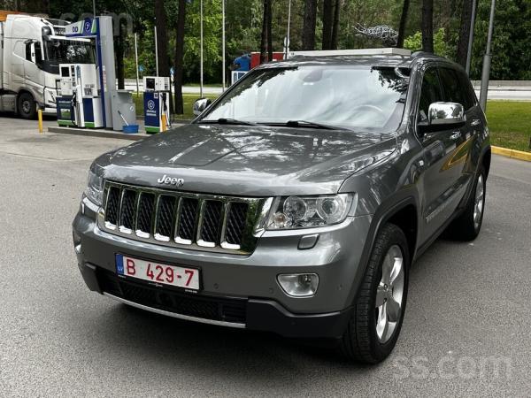 Grey Jeep Grand Cherokee 2012 in Riga, with an engine capacity of 3.00 L and mileage of 262 thousand km for 8399 €, photo 5 on AUTOMOTO.COM.LV