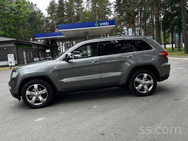 Grey Jeep Grand Cherokee 2012 in Riga, with an engine capacity of 3.00 L and mileage of 262 thousand km for 8399 €, photo 8 on AUTOMOTO.COM.LV