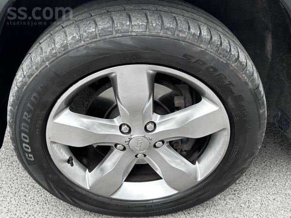 Grey Jeep Grand Cherokee 2012 in Riga, with an engine capacity of 3.00 L and mileage of 262 thousand km for 8399 €, photo 10 on AUTOMOTO.COM.LV