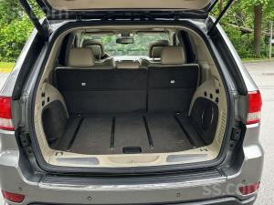 Pelēks Jeep Grand Cherokee 2012 Rīga, ar dzinēja tilpumu 3.00 L un nobraukumu 262 tūkst. km par 8399 €, foto 13 vietnē AUTOMOTO.COM.LV