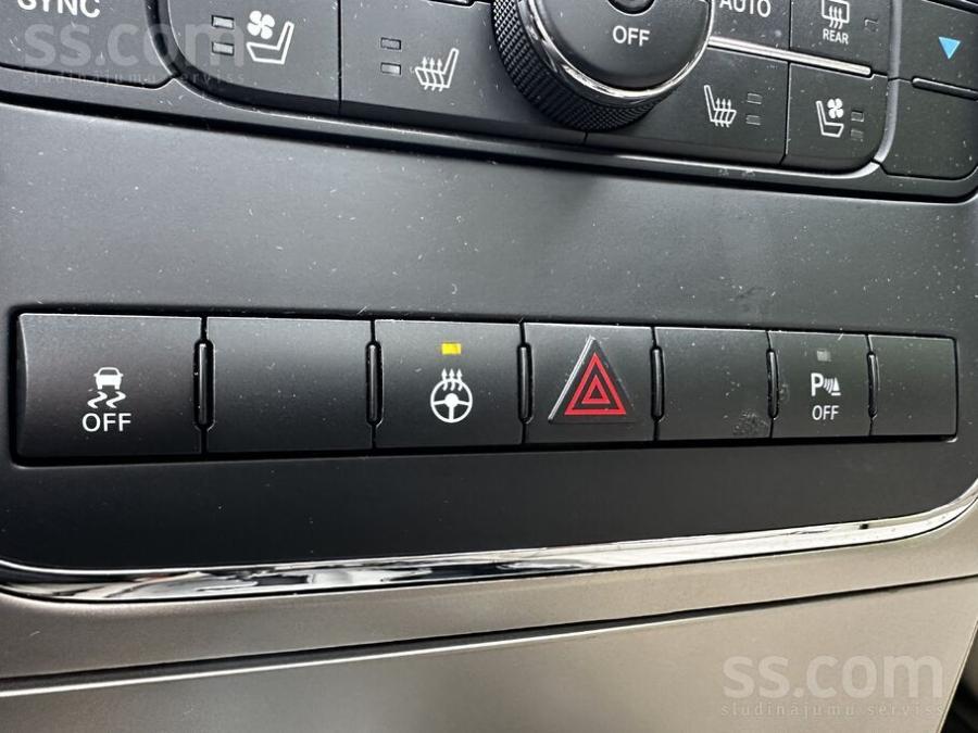 Pelēks Jeep Grand Cherokee 2012 Rīga, ar dzinēja tilpumu 3.00 L un nobraukumu 262 tūkst. km par 8399 €, foto 20 vietnē AUTOMOTO.COM.LV