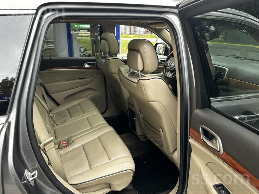 Pelēks Jeep Grand Cherokee 2012 Rīga, ar dzinēja tilpumu 3.00 L un nobraukumu 262 tūkst. km par 8399 €, foto 25 vietnē AUTOMOTO.COM.LV