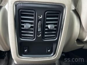 Pelēks Jeep Grand Cherokee 2012 Rīga, ar dzinēja tilpumu 3.00 L un nobraukumu 262 tūkst. km par 8399 €, foto 28 vietnē AUTOMOTO.COM.LV