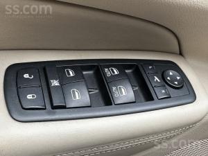 Pelēks Jeep Grand Cherokee 2012 Rīga, ar dzinēja tilpumu 3.00 L un nobraukumu 262 tūkst. km par 8399 €, foto 32 vietnē AUTOMOTO.COM.LV