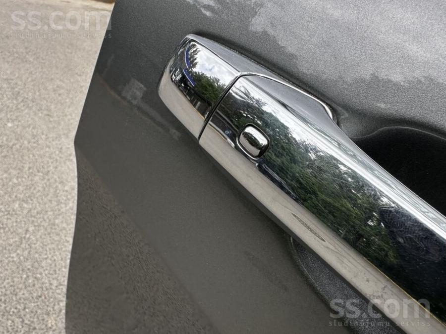 Pelēks Jeep Grand Cherokee 2012 Rīga, ar dzinēja tilpumu 3.00 L un nobraukumu 262 tūkst. km par 8399 €, foto 36 vietnē AUTOMOTO.COM.LV