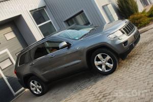 Grey Jeep Grand Cherokee 2012 in Riga, with an engine capacity of 3.00 L and mileage of 0 thousand km for 10990 €, photo 9 on AUTOMOTO.COM.LV