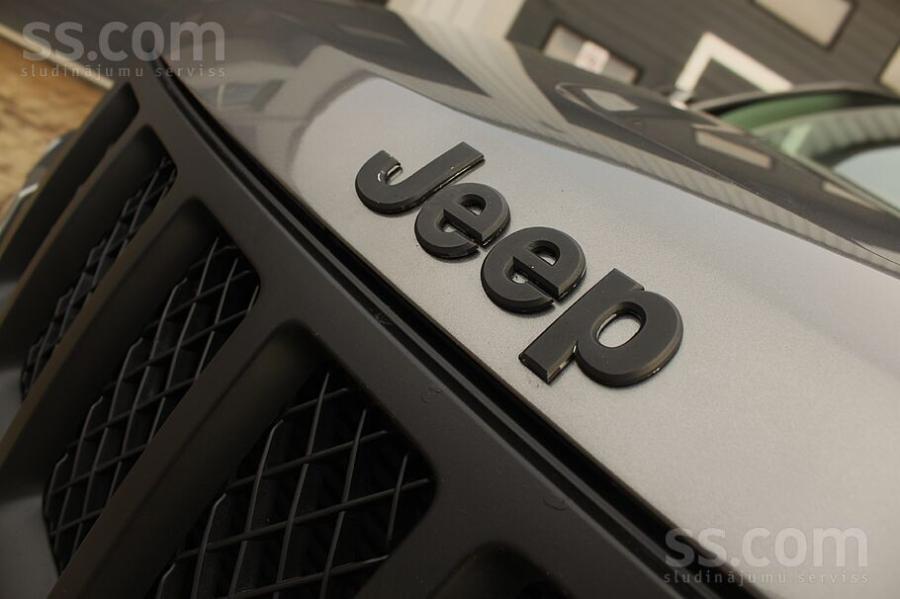 Grey Jeep Grand Cherokee 2012 in Riga, with an engine capacity of 3.00 L and mileage of 0 thousand km for 10990 €, photo 11 on AUTOMOTO.COM.LV