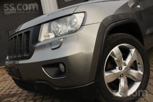 Grey Jeep Grand Cherokee 2012 in Riga, with an engine capacity of 3.00 L and mileage of 0 thousand km for 10990 €, photo 12 on AUTOMOTO.COM.LV