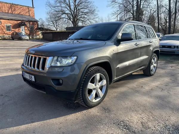 Grey Jeep Grand Cherokee 2012 in Grobiņa, with an engine capacity of 3.00 L and mileage of 314 thousand km for 9000 €, photo 1 on AUTOMOTO.COM.LV