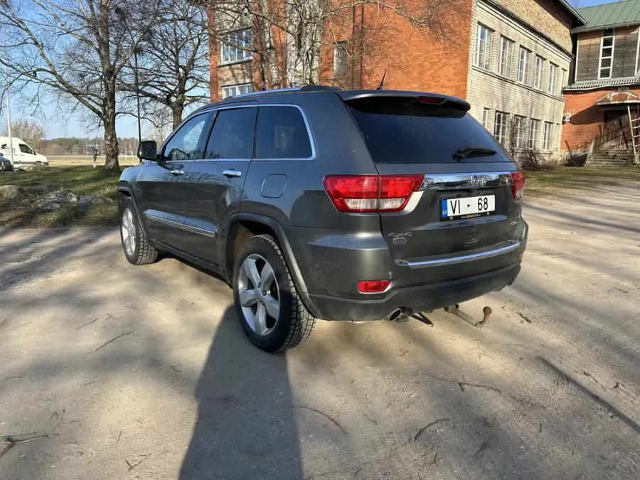 Grey Jeep Grand Cherokee 2012 in Grobiņa, with an engine capacity of 3.00 L and mileage of 314 thousand km for 9000 €, photo 7 on AUTOMOTO.COM.LV