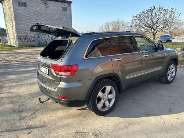 Pelēks Jeep Grand Cherokee 2012 Grobiņa, ar dzinēja tilpumu 3.00 L un nobraukumu 314 tūkst. km par 9000 €, foto 7 vietnē AUTOMOTO.COM.LV