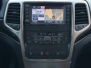 Pelēks Jeep Grand Cherokee 2012 Rīga, ar dzinēja tilpumu 3.00 L un nobraukumu 221 tūkst. km par 9980 €, foto 17 vietnē AUTOMOTO.COM.LV