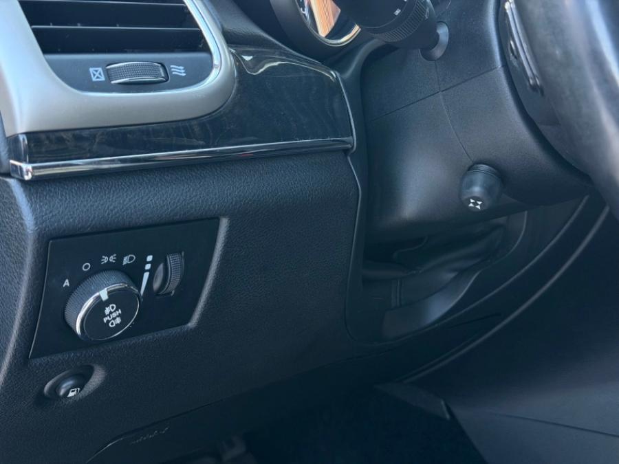 Grey Jeep Grand Cherokee 2012 in Riga, with an engine capacity of 3.00 L and mileage of 221 thousand km for 9980 €, photo 20 on AUTOMOTO.COM.LV