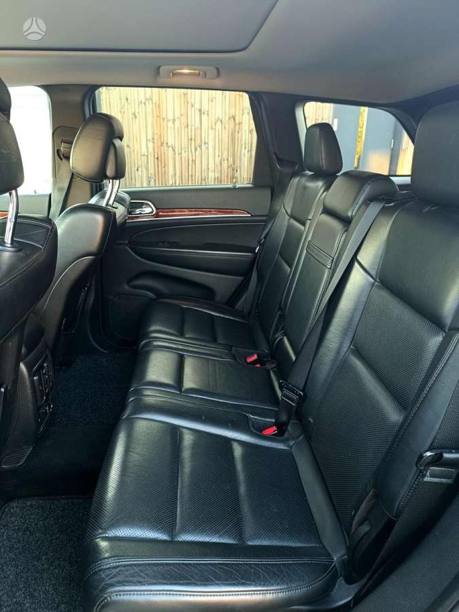 Grey Jeep Grand Cherokee 2012 in Vilnius, with an engine capacity of 5.70 L and mileage of 229 thousand km for 12900 €, photo 10 on AUTOMOTO.COM.LV