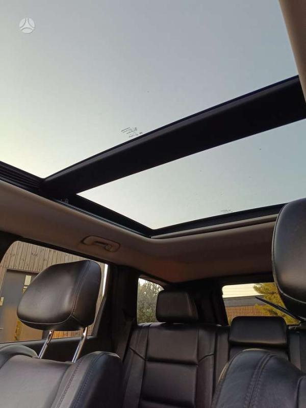 Grey Jeep Grand Cherokee 2012 in Vilnius, with an engine capacity of 5.70 L and mileage of 229 thousand km for 12900 €, photo 10 on AUTOMOTO.COM.LV