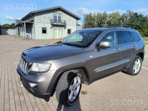 Grey Jeep Grand Cherokee 2012 in Riga, with an engine capacity of 3.00 L and mileage of 351 thousand km for 7700 €, photo 7 on AUTOMOTO.COM.LV