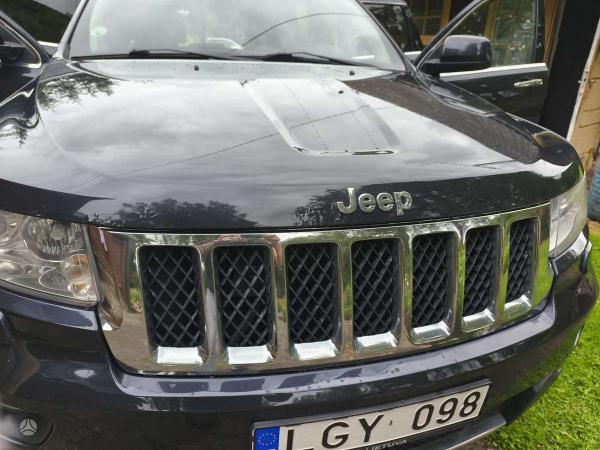 Pelēks Jeep Grand Cherokee 2012 Viļņa, ar dzinēja tilpumu 2.99 L un nobraukumu 337 tūkst. km par 7800 €, foto 5 vietnē AUTOMOTO.COM.LV