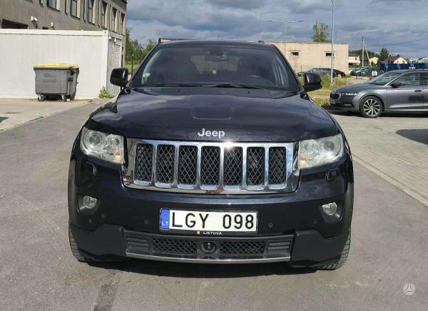 Pelēks Jeep Grand Cherokee 2012 Viļņa, ar dzinēja tilpumu 2.99 L un nobraukumu 337 tūkst. km par 7800 €, foto 10 vietnē AUTOMOTO.COM.LV