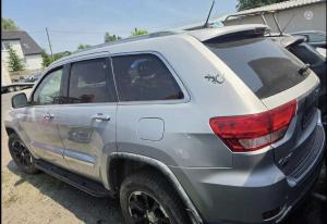 Grey Jeep Grand Cherokee 2012 in Vilnius, with an engine capacity of 2.99 L and mileage of 254 thousand km for 3750 €, photo 5 on AUTOMOTO.COM.LV