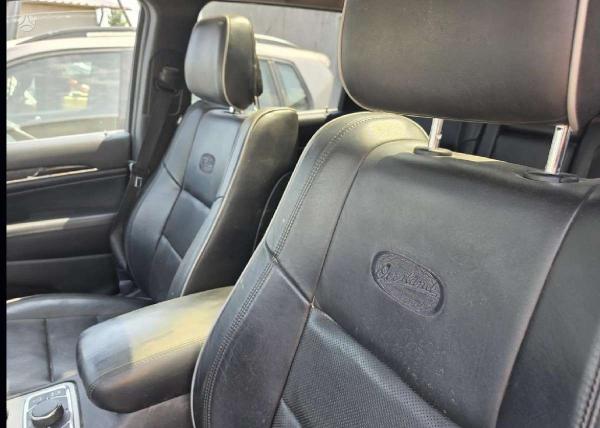 Grey Jeep Grand Cherokee 2012 in Vilnius, with an engine capacity of 2.99 L and mileage of 254 thousand km for 3750 €, photo 6 on AUTOMOTO.COM.LV
