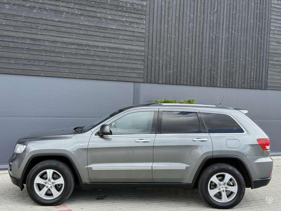 Pelēks Jeep Grand Cherokee 2012 Šauļi, ar dzinēja tilpumu 2.99 L un nobraukumu 172 tūkst. km par 10999 €, foto 6 vietnē AUTOMOTO.COM.LV
