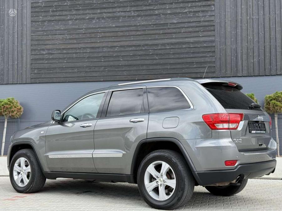 Pelēks Jeep Grand Cherokee 2012 Šauļi, ar dzinēja tilpumu 2.99 L un nobraukumu 172 tūkst. km par 10999 €, foto 8 vietnē AUTOMOTO.COM.LV