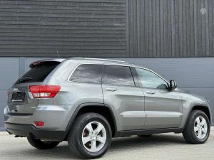 Pelēks Jeep Grand Cherokee 2012 Šauļi, ar dzinēja tilpumu 2.99 L un nobraukumu 172 tūkst. km par 10999 €, foto 9 vietnē AUTOMOTO.COM.LV