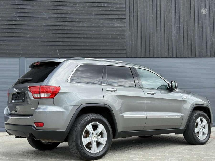 Pelēks Jeep Grand Cherokee 2012 Šauļi, ar dzinēja tilpumu 2.99 L un nobraukumu 172 tūkst. km par 10999 €, foto 9 vietnē AUTOMOTO.COM.LV