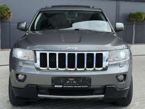 Pelēks Jeep Grand Cherokee 2012 Šauļi, ar dzinēja tilpumu 2.99 L un nobraukumu 172 tūkst. km par 10999 €, foto 12 vietnē AUTOMOTO.COM.LV