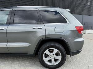 Pelēks Jeep Grand Cherokee 2012 Šauļi, ar dzinēja tilpumu 2.99 L un nobraukumu 172 tūkst. km par 10999 €, foto 15 vietnē AUTOMOTO.COM.LV