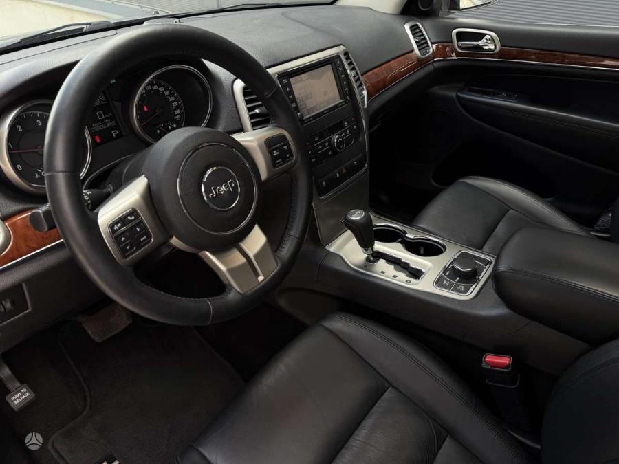 Pelēks Jeep Grand Cherokee 2012 Šauļi, ar dzinēja tilpumu 2.99 L un nobraukumu 172 tūkst. km par 10999 €, foto 19 vietnē AUTOMOTO.COM.LV
