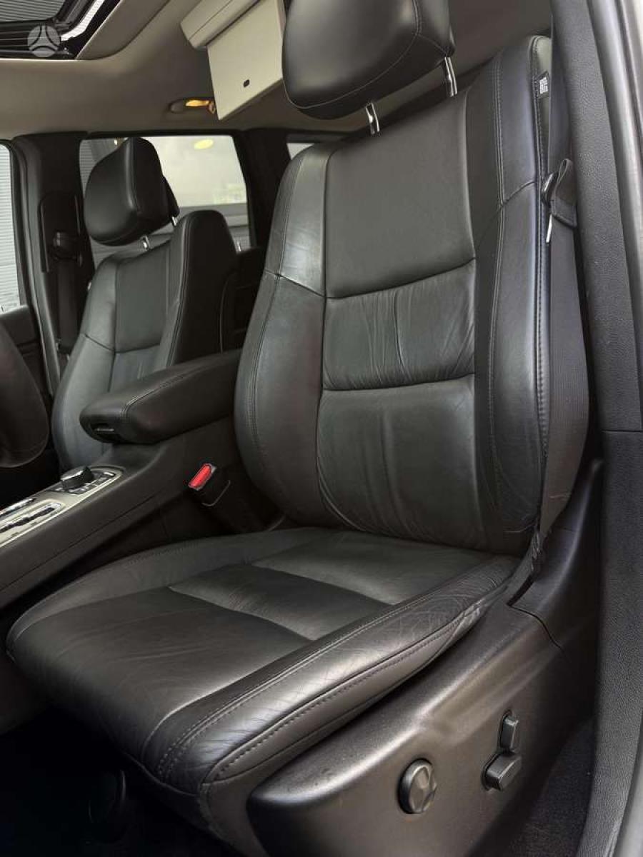 Pelēks Jeep Grand Cherokee 2012 Šauļi, ar dzinēja tilpumu 2.99 L un nobraukumu 172 tūkst. km par 10999 €, foto 21 vietnē AUTOMOTO.COM.LV