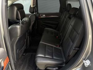 Pelēks Jeep Grand Cherokee 2012 Šauļi, ar dzinēja tilpumu 2.99 L un nobraukumu 172 tūkst. km par 10999 €, foto 24 vietnē AUTOMOTO.COM.LV
