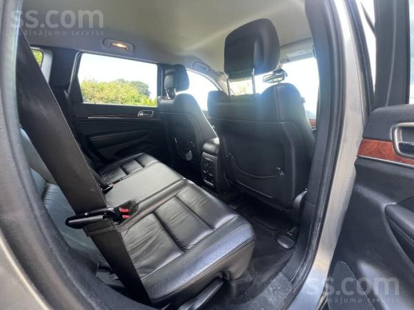 Pelēks Jeep Grand Cherokee 2012 Rīga, ar dzinēja tilpumu 3.00 L un nobraukumu 280 tūkst. km par 7990 €, foto 8 vietnē AUTOMOTO.COM.LV